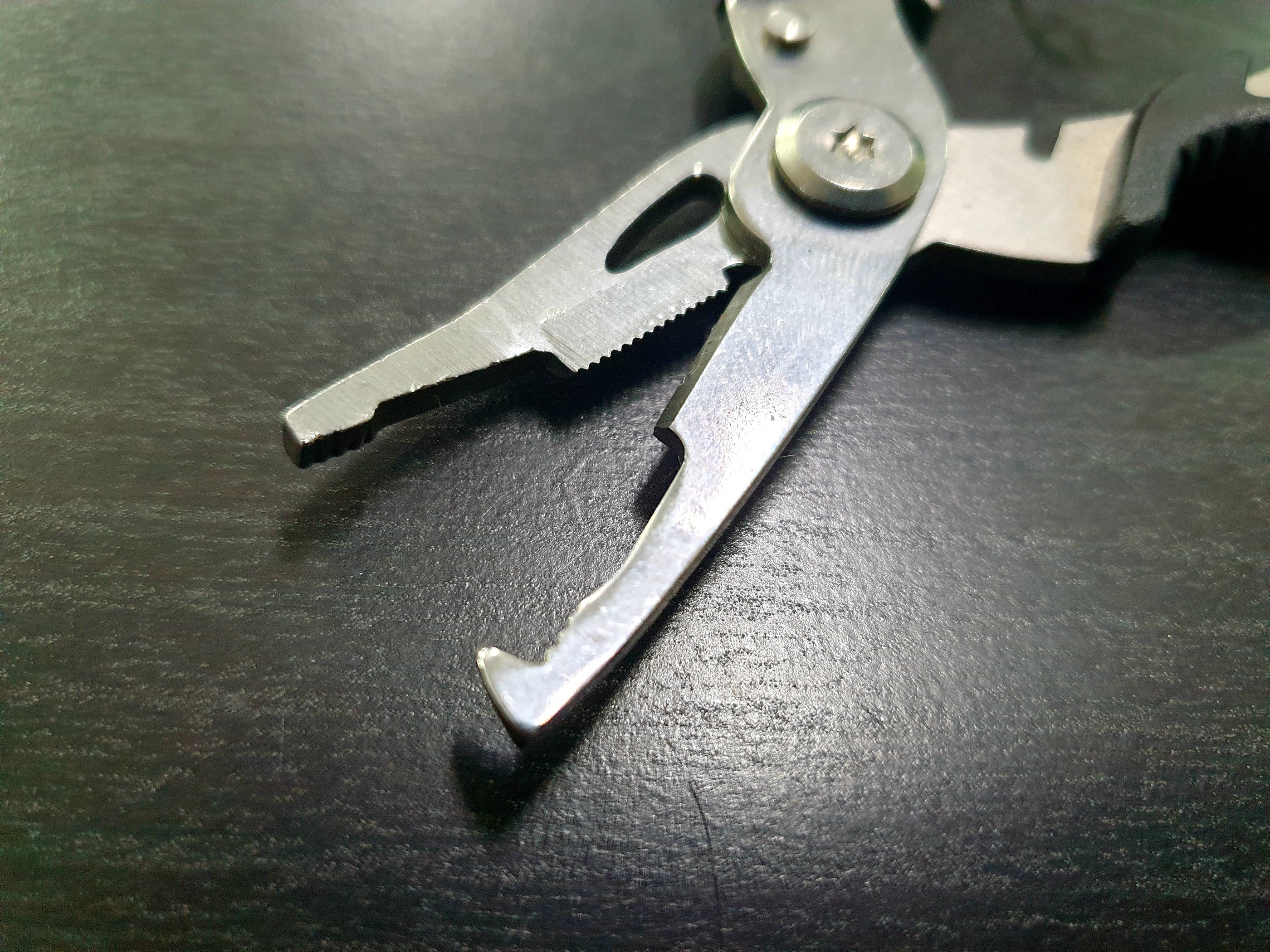 Black Fisher Clamper Tool — G MILITARY